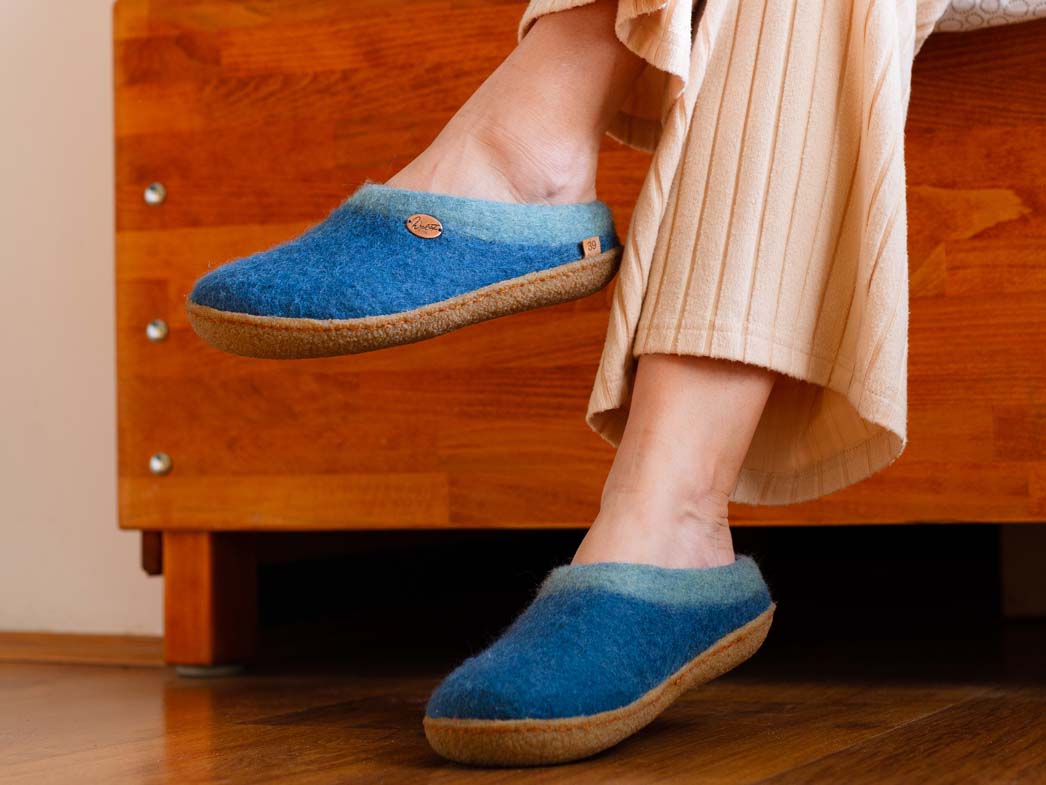 WoolFit Sherpa – Wool Slippers for Narrow Feet